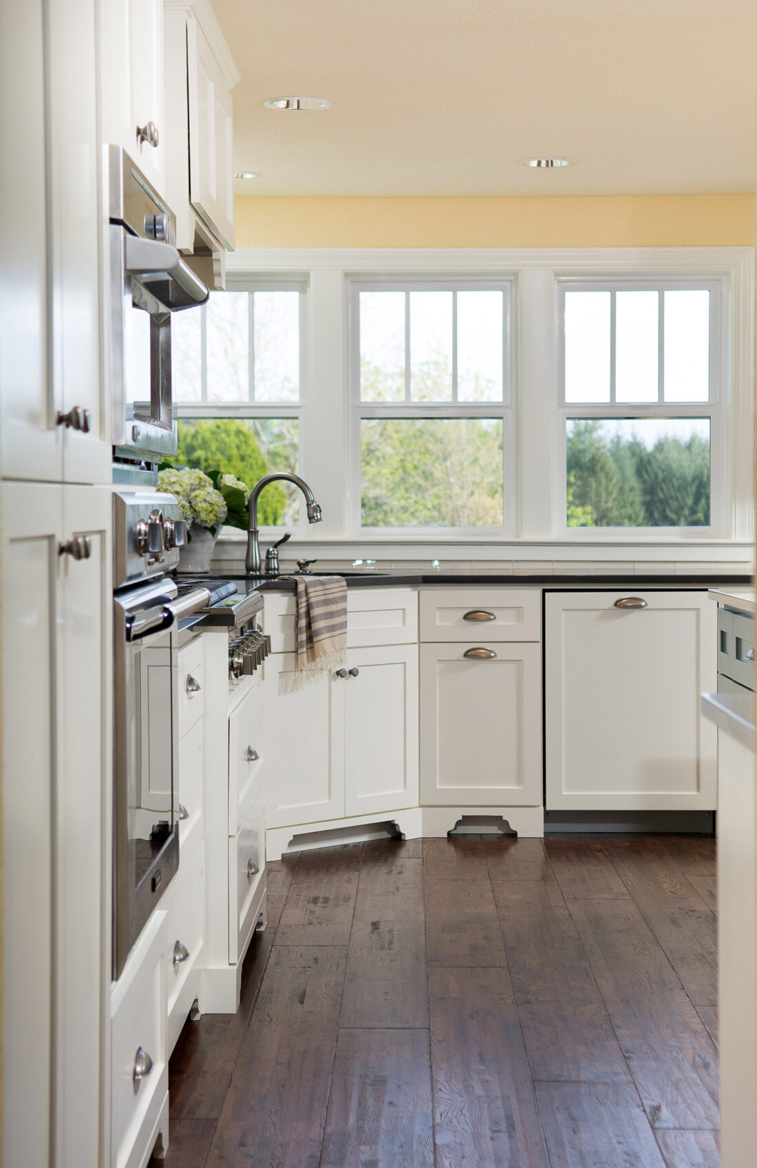 Cottage Farmhouse Kitchen Design - Wendy O'Brien Interior Planning & Design